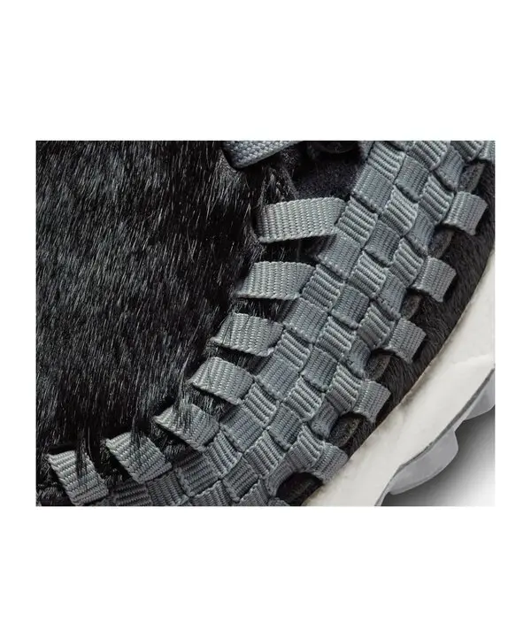 Nike Logo Detailed Lace-up Sneakers