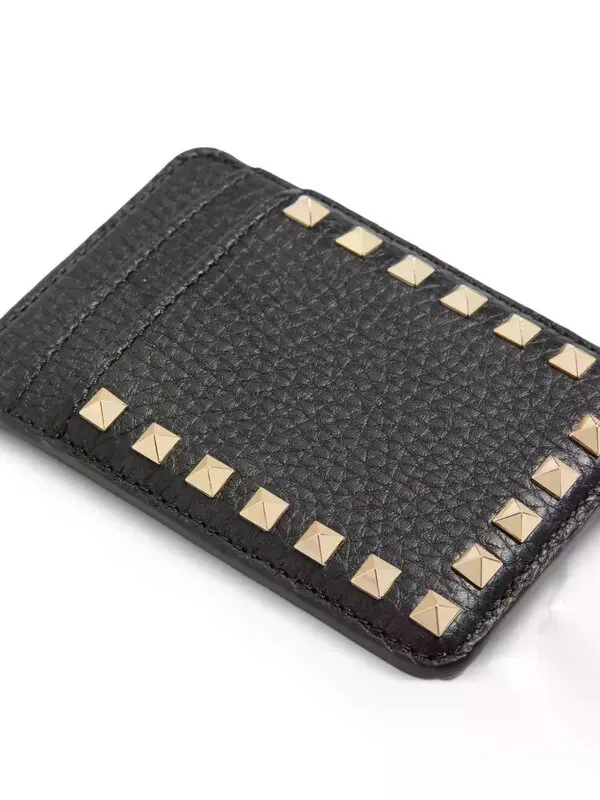 Valentino Garavani Rockstud Magnetic Cardholder In Grainy Calfskin
