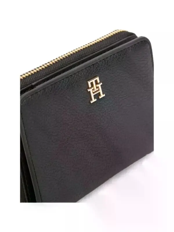 Tommy Hilfiger Icon Zip-around Wallet