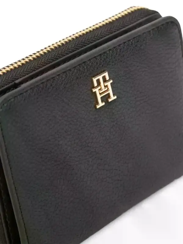 Tommy Hilfiger Icon Zip-around Wallet