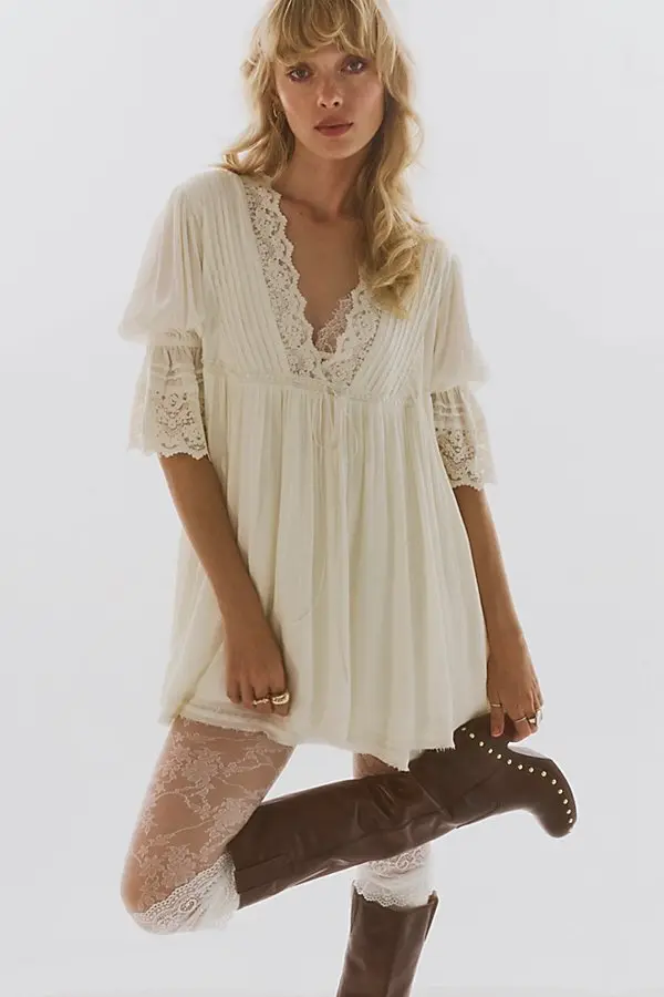 THE FRYE COMPANY Cindy Pull-on Leather Boots With Studded Detail - Espresso