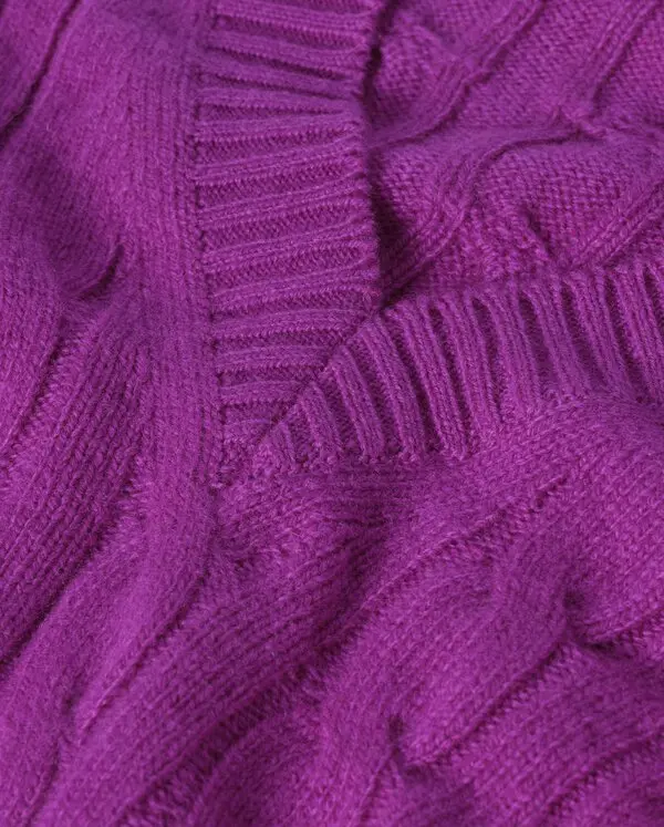 Johnstons Of Elgin Kyleku Deep V Cahmere Jumper