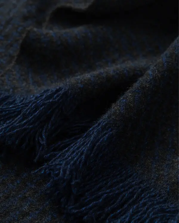 Johnstons Of Elgin Yarrow Navy & Charcoal Cashmere Scarf - Grey