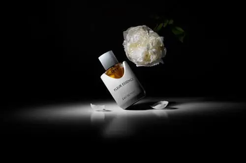 QHUE Fleur Essence Eau De Parfum