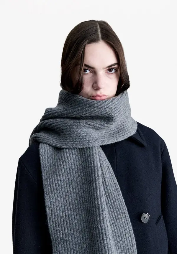 A.p.c. Sasha Scarf Cashmere Scarf One Size