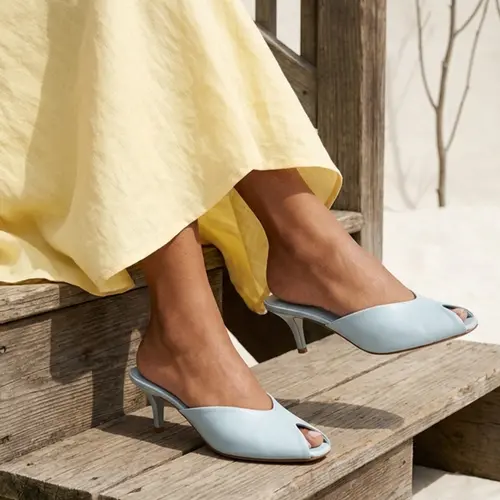 KNEETOES Starlette Mules Peep-toe Kitten Heel Slip-on - Light Blue