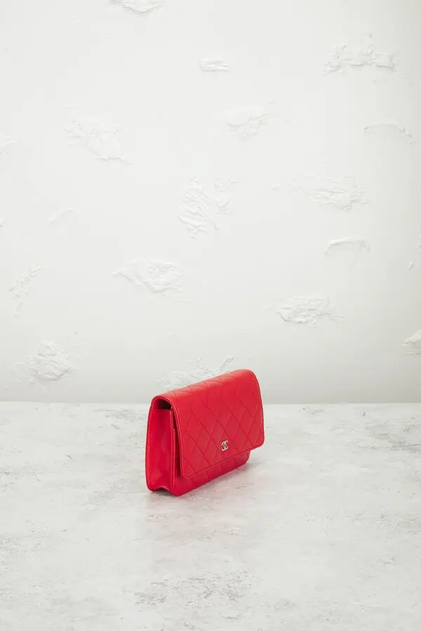 Chanel Caviar Classic Wallet On Chain - Red