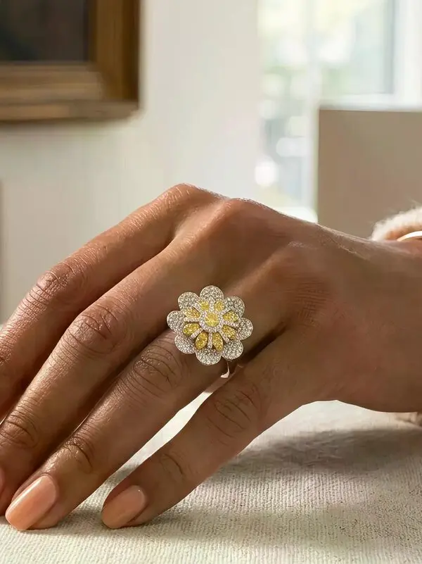 HYT JEWELRY Flower Shape Diamond Ring