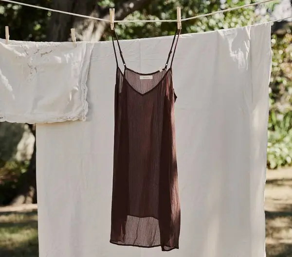 DÔEN Short Deep V-neck Slip - Umber