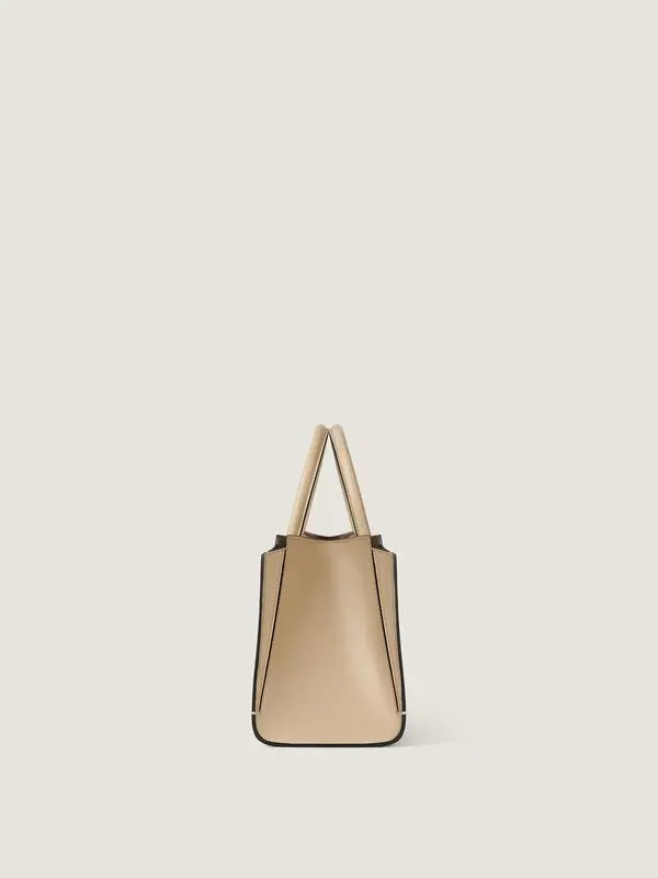 Givenchy Antigona Bag In Shiny Grained Leather
