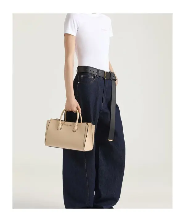 Givenchy Antigona Bag In Shiny Grained Leather