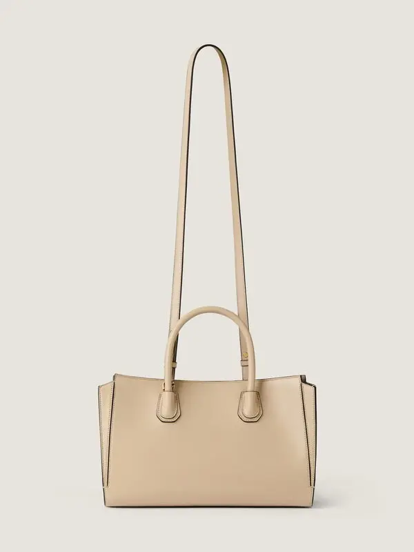 Givenchy Antigona Bag In Shiny Grained Leather