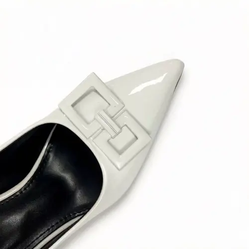 KNEETOES Twylah Pumps