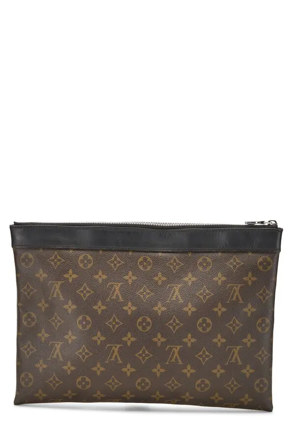 LOUIS VUITTON Monogram Macassar Pochette Discovery