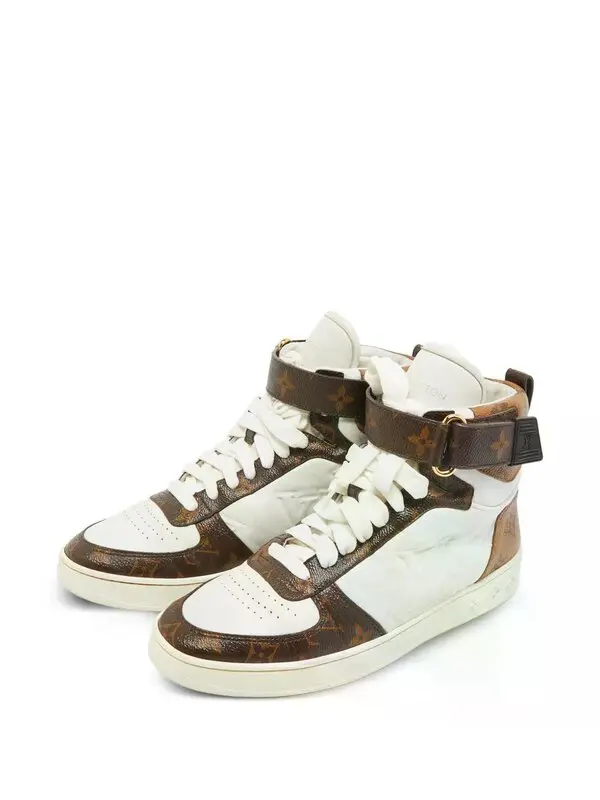 LOUIS VUITTON Boombox Monogram Reverse Sneakers
