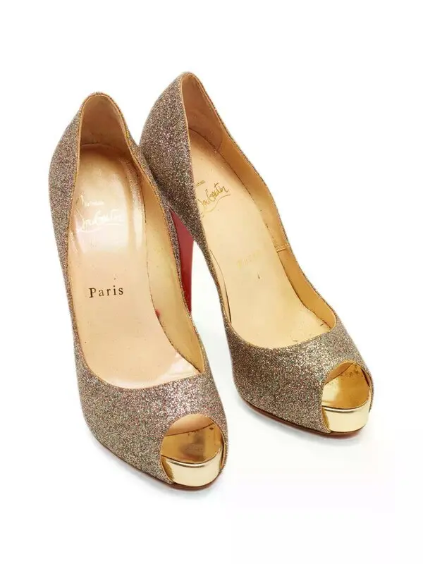 CHRISTIAN LOUBOUTIN Very Privé Heeled Pumps