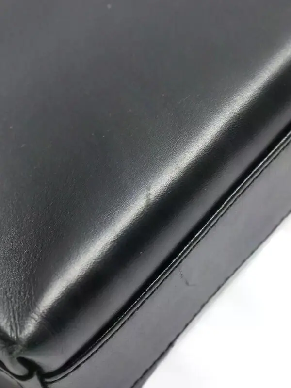 FERRAGAMO 2000s Leather Shoulder Bag
