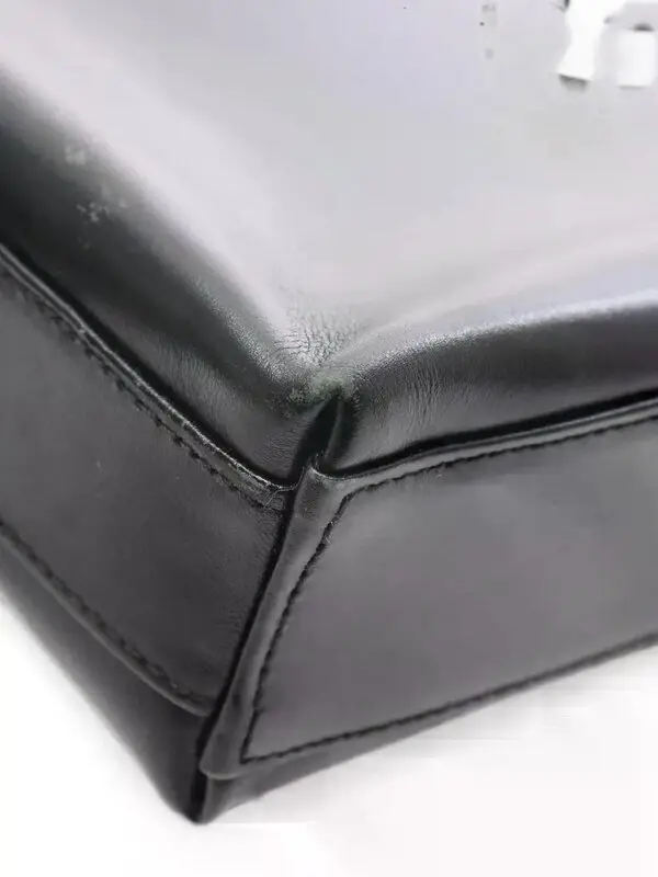 FERRAGAMO 2000s Leather Shoulder Bag