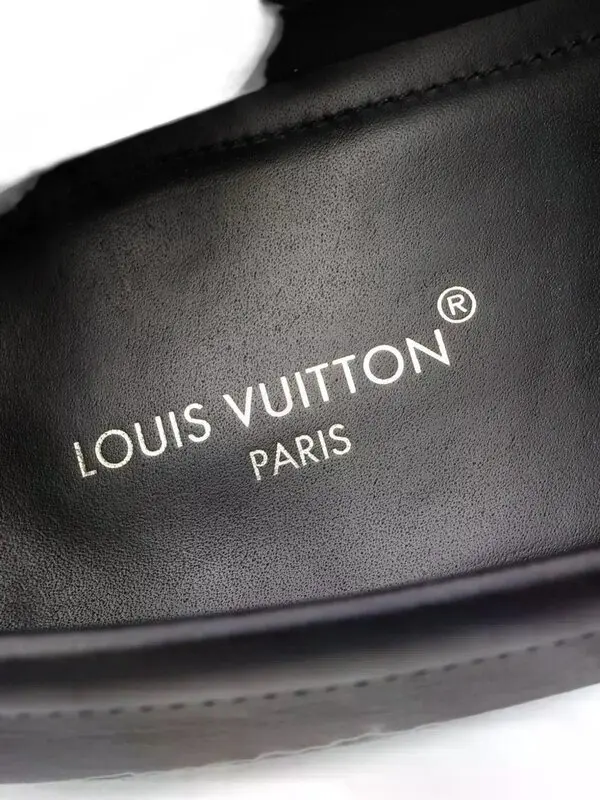LOUIS VUITTON 2023 Épi Leather Loafers