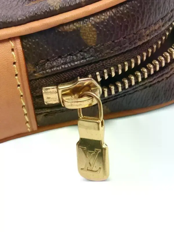 LOUIS VUITTON Monogram Shoulder Bag