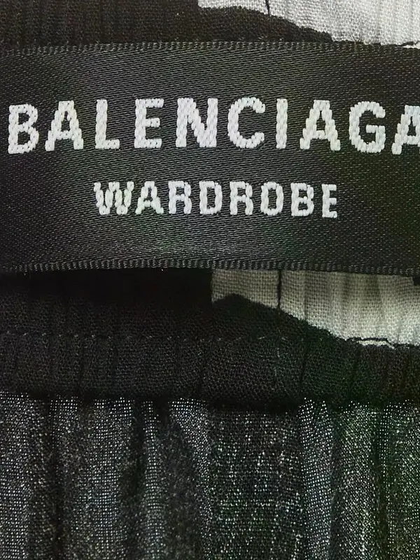 Balenciaga Logo-print Regular-fit Shorts - Black