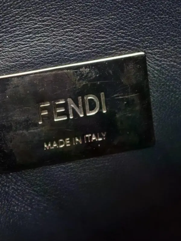 Fendi Peekaboo Essential Turn-lock Handbag - Grey