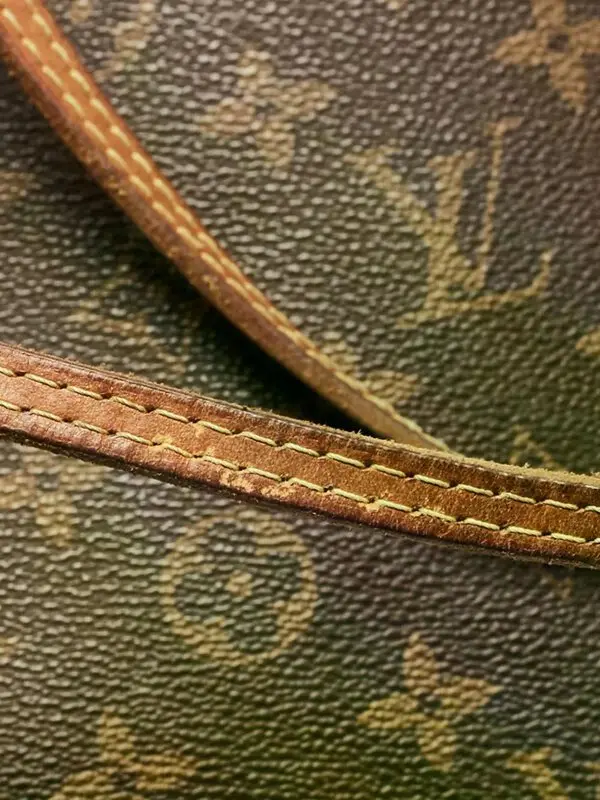 LOUIS VUITTON 1065779