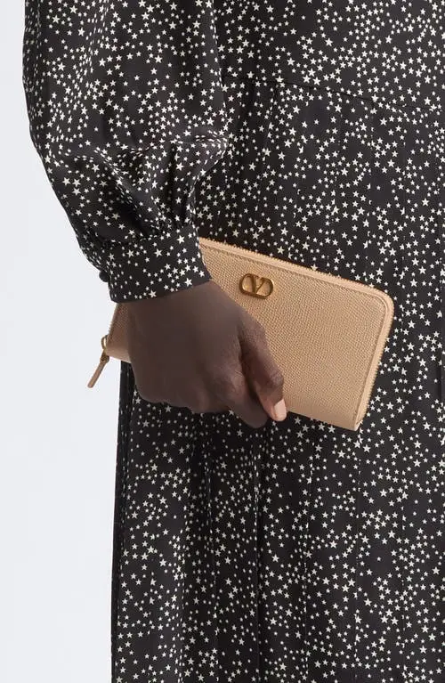 Valentino Garavani Vlogo Zip Around Leather Continental Wallet