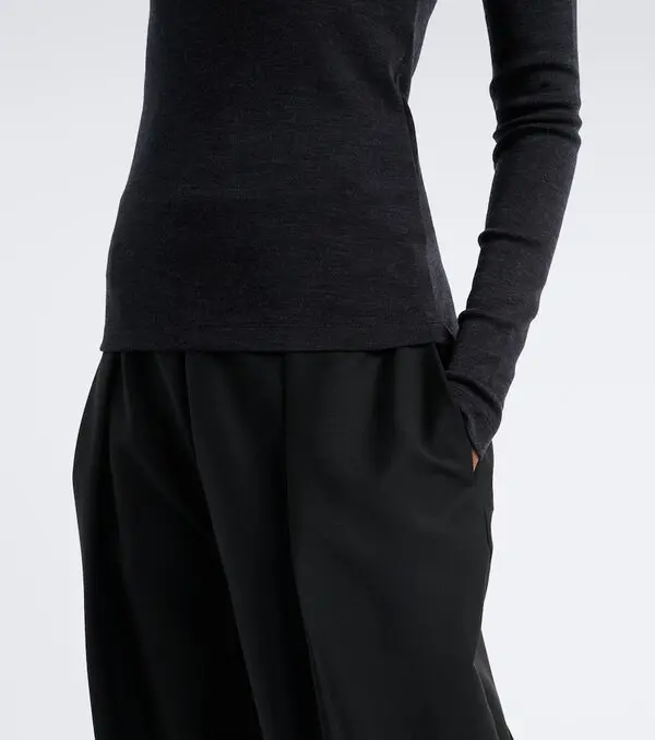 RÓHE Knitted Wool Turtleneck Sweater