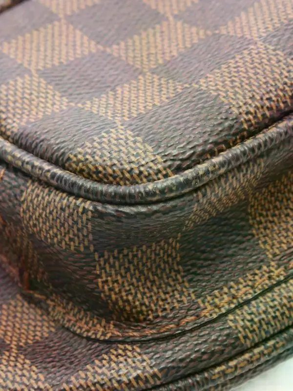 LOUIS VUITTON 2006 Melville Belt Bag