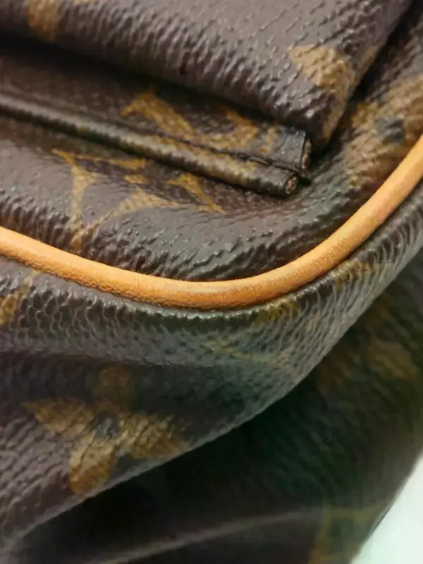 LOUIS VUITTON Monogram Canvas Shoulder Bag
