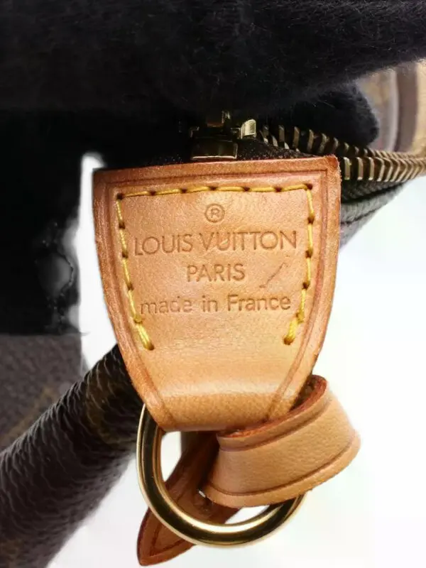 LOUIS VUITTON 2001 Pochette Accessoires Monogram Shoulder Bag