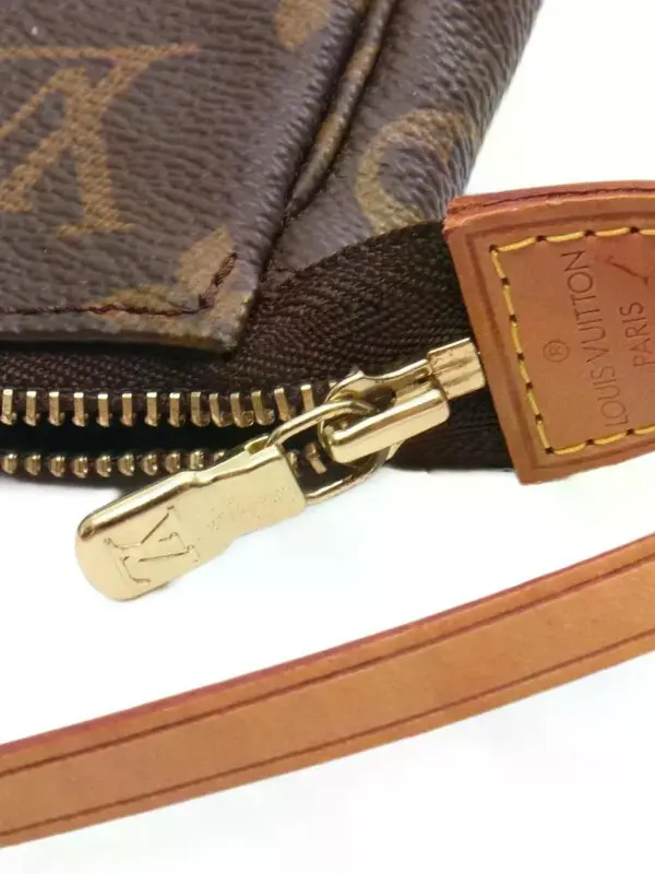 LOUIS VUITTON 2001 Pochette Accessoires Monogram Shoulder Bag