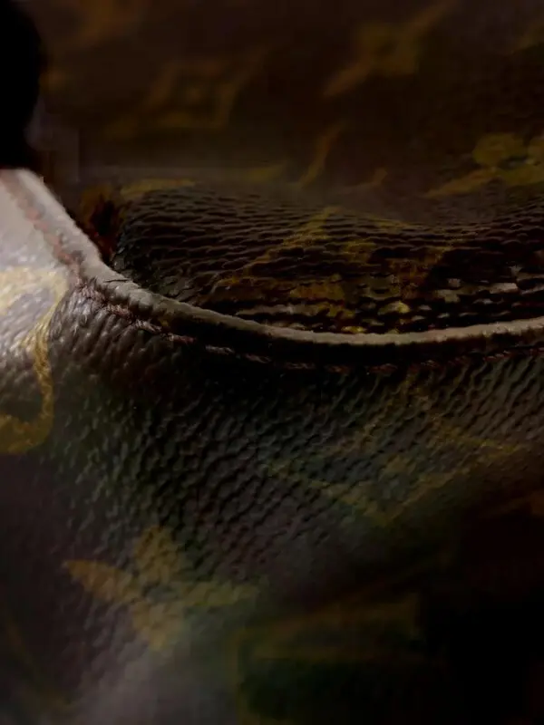 LOUIS VUITTON 2002 Gm Looping Monogram Tote Bag