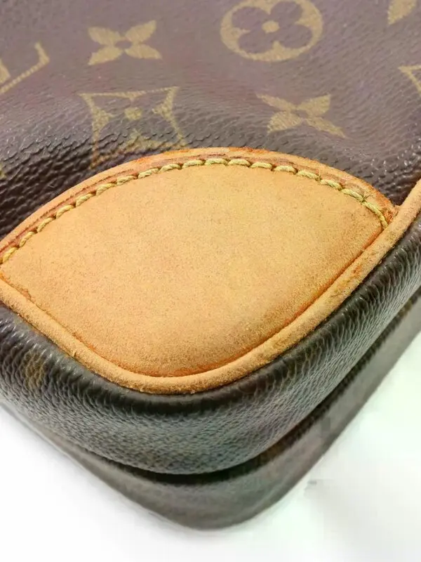 LOUIS VUITTON 2001 Amazon Monogram Shoulder Bag