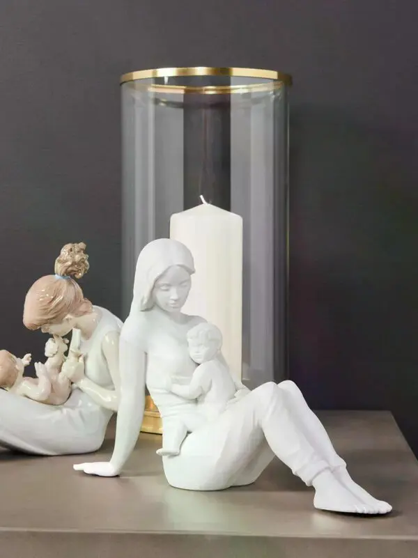 LLADRO A Mother's Love Sculpture
