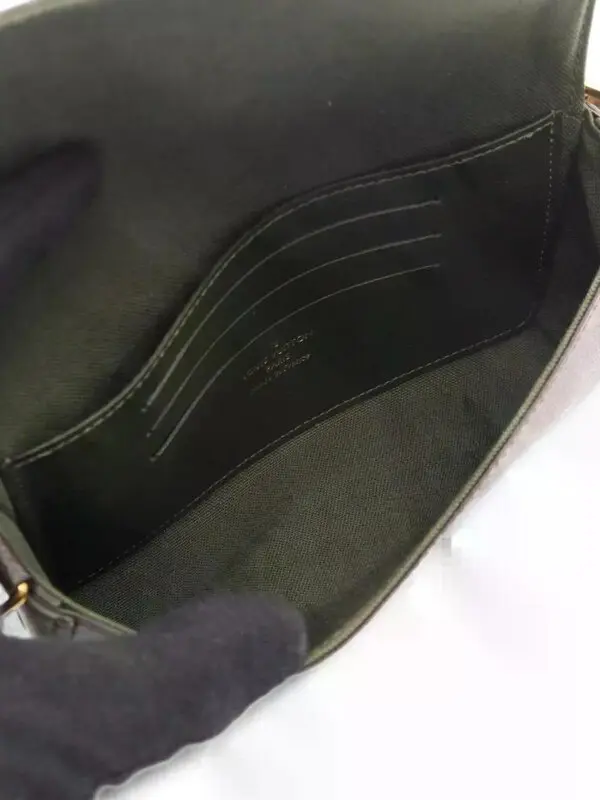 LOUIS VUITTON 2021s Felicie Shoulder Bag