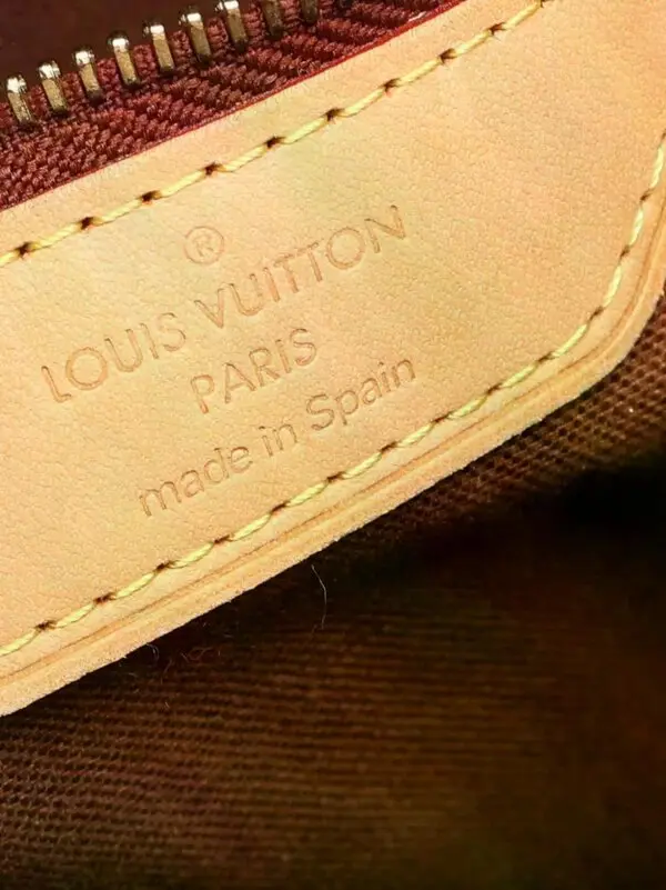 LOUIS VUITTON 2008 Vertical Monogram Tote Bag