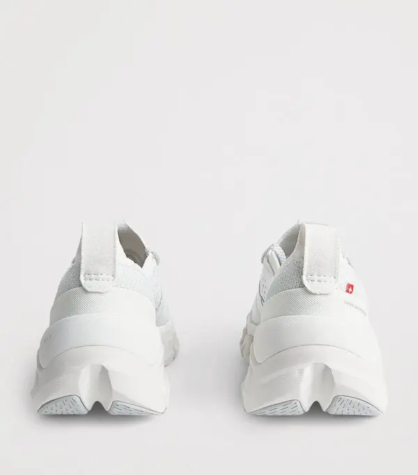 On X Tempo Trainers