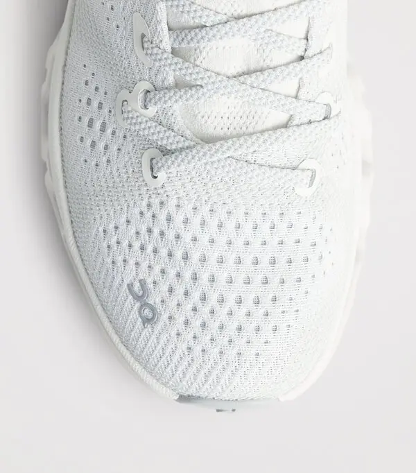 On X Tempo Trainers