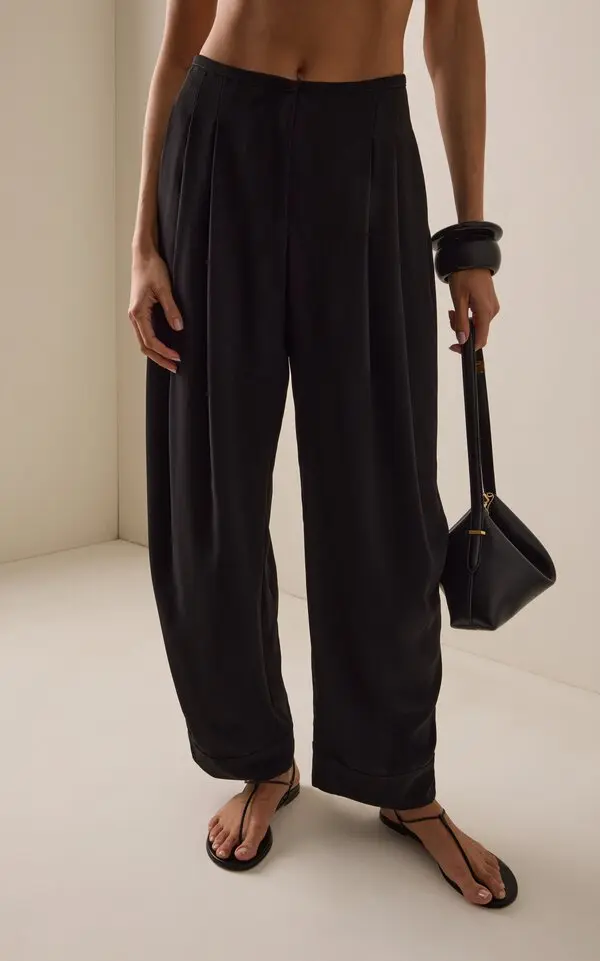 SLOAN Exclusive Pleated Barrel Pants