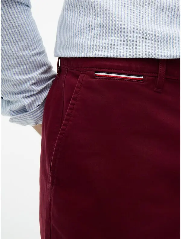 Tommy Hilfiger Regular Fit 9" Comfort Waist Chino Shorts