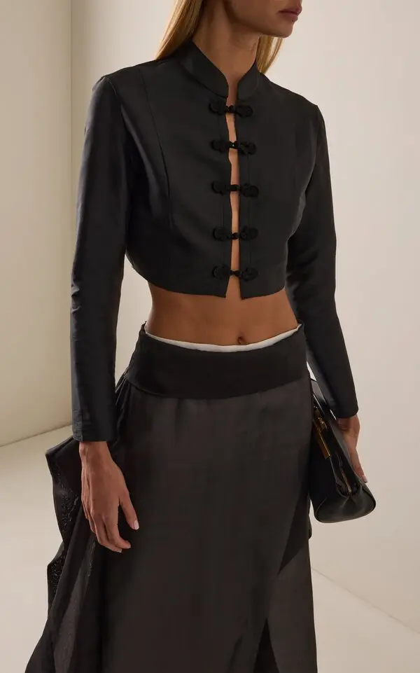 SLOAN Fitted Cropped Crepe Top With Mandarin Collar