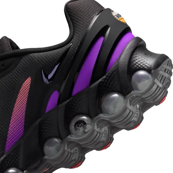 Nike Max Dn8 Athletic Sneakers - Black