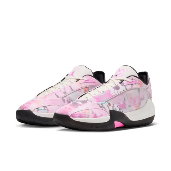 JORDAN Triangle Basketball Shoes