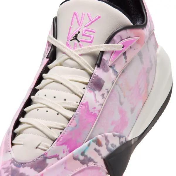 JORDAN Triangle Basketball Shoes