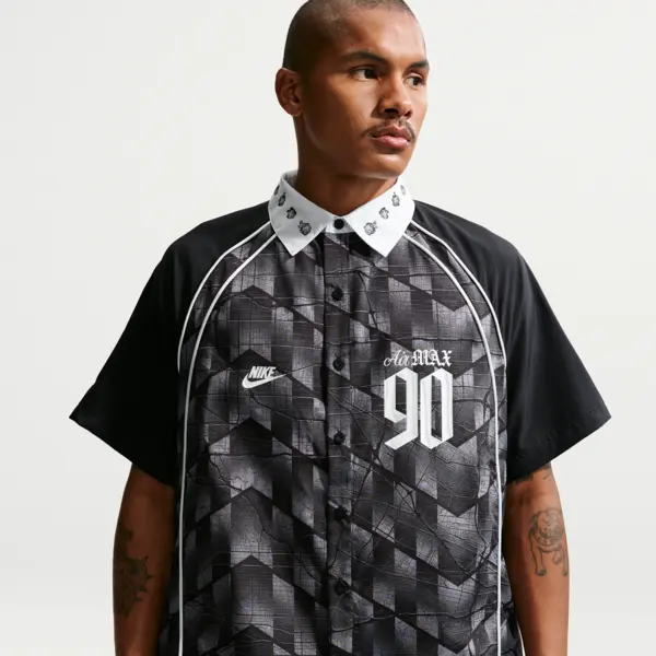 Nike Sb Mad 90 Pack "hypervenom" Sb Dri-fit Bowler Short-sleeve Shirt - Black