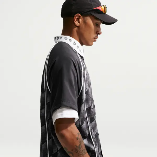 Nike Sb Mad 90 Pack "hypervenom" Sb Dri-fit Bowler Short-sleeve Shirt - Black
