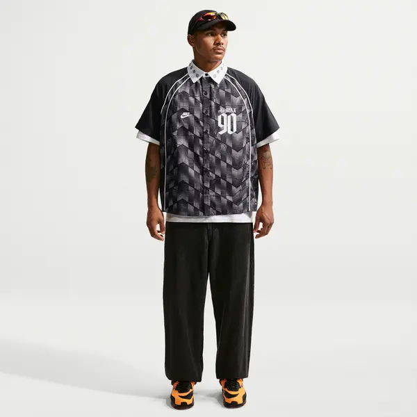 Nike Sb Mad 90 Pack "hypervenom" Sb Dri-fit Bowler Short-sleeve Shirt - Black