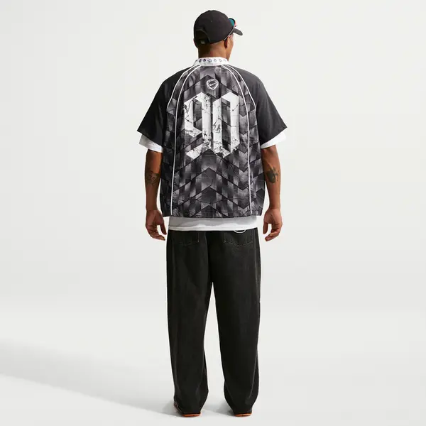 Nike Sb Mad 90 Pack "hypervenom" Sb Dri-fit Bowler Short-sleeve Shirt - Black